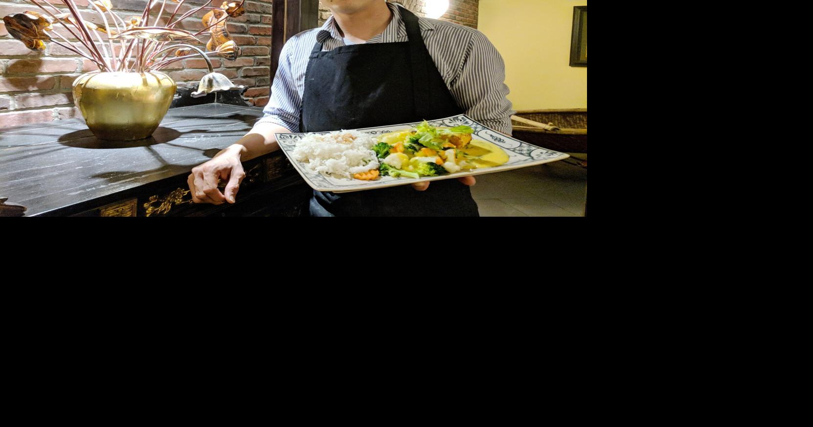 LAN restaurant's Danny Dang's Mi Udon Xao Tom | Food And Drink ...