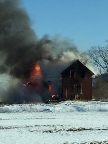 Fire destroys abandoned house in Creemore