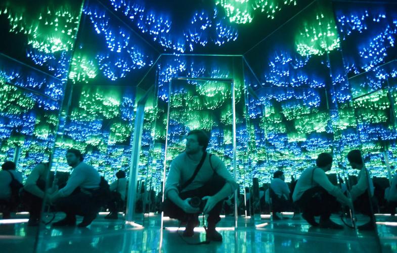 5 freaky optical tricks to see at Toronto’s new Museum of Illusions