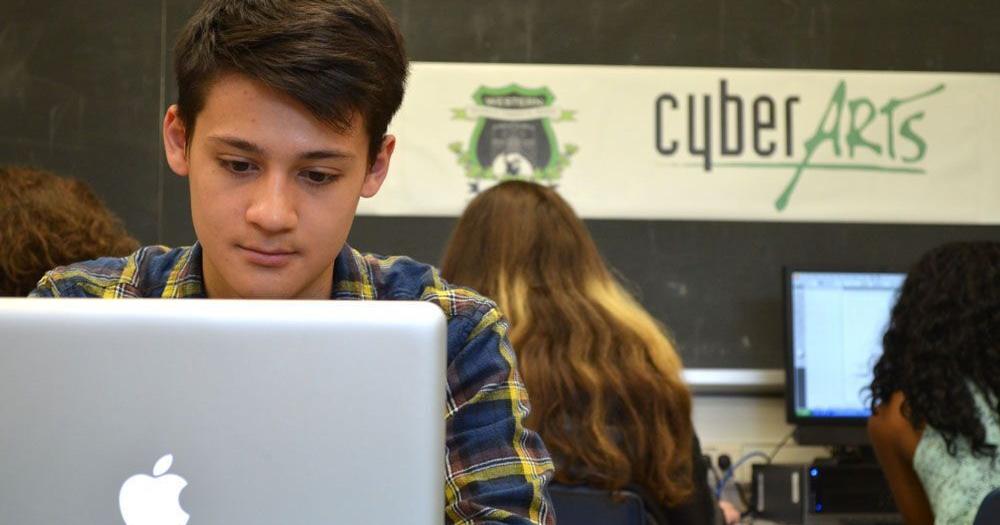 Western Tech student wins gold at graphic design competition