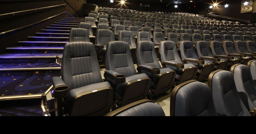 Employee at Cineplex Varsity and VIP Toronto tests positive for COVID ...