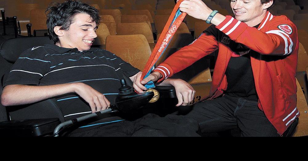 Gold-medal triathlete Simon Whitfield visits Birchmount Park Collegiate ...