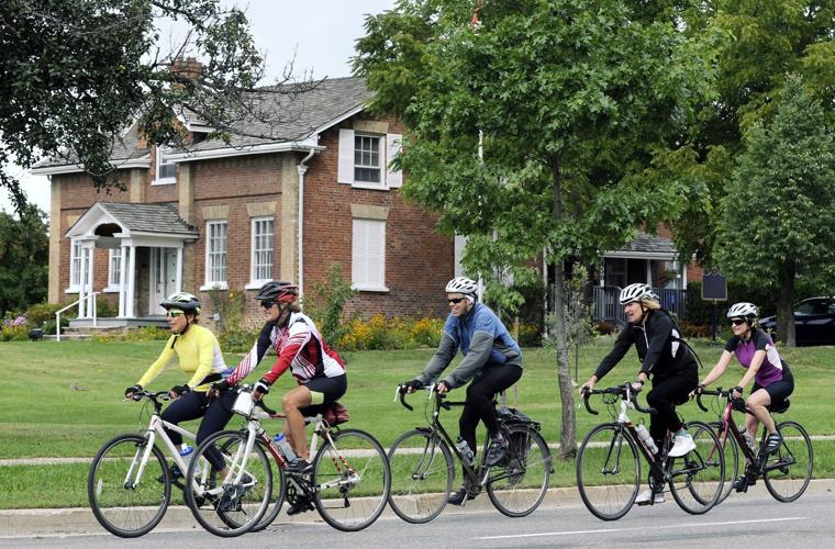 PHOTO SHOOTS: The Toronto Bicycling Network rolls through Etobicoke