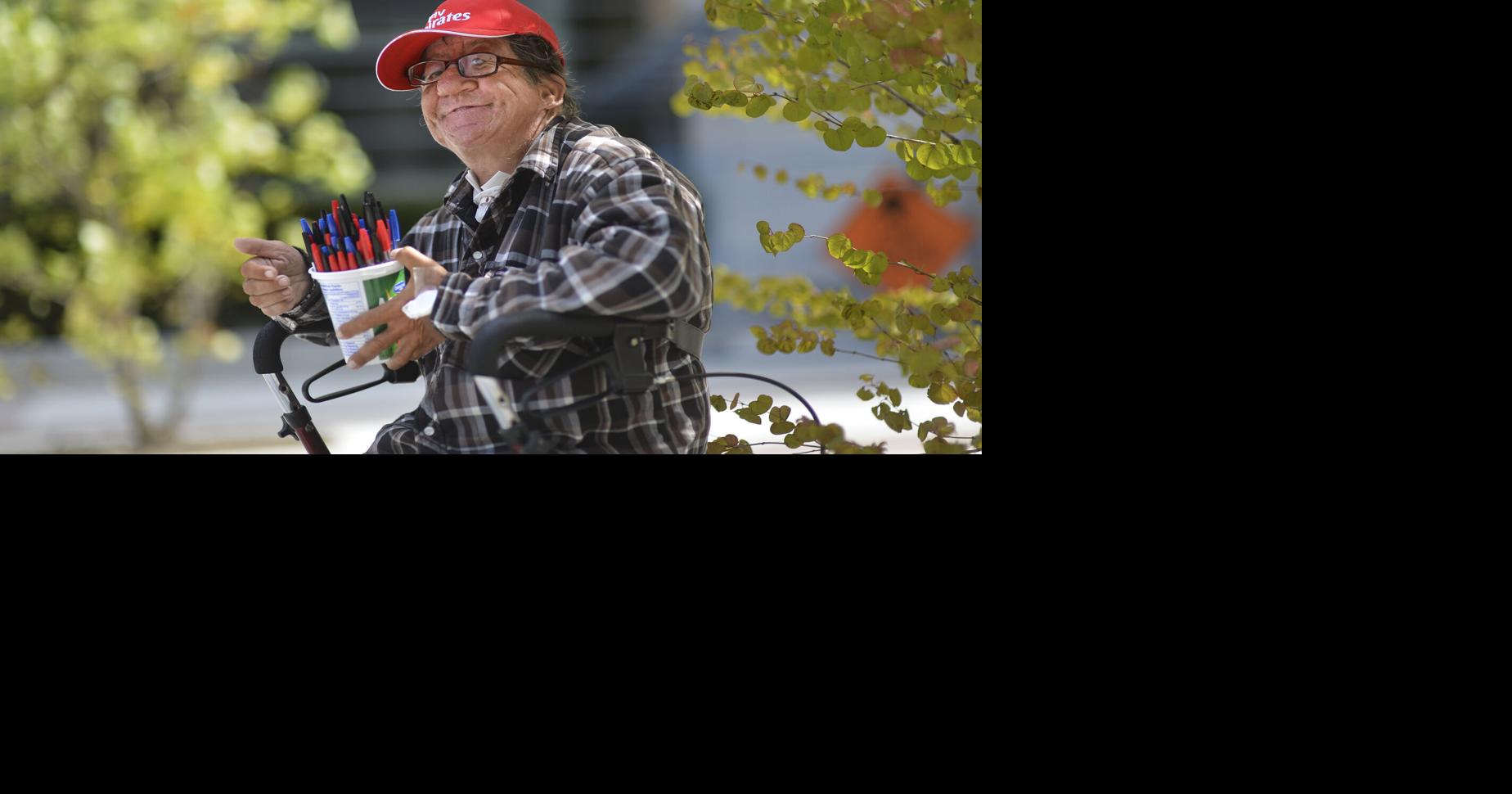Wayne ‘Hollywood’ Joice, who sold pens in Toronto’s Beach, has died