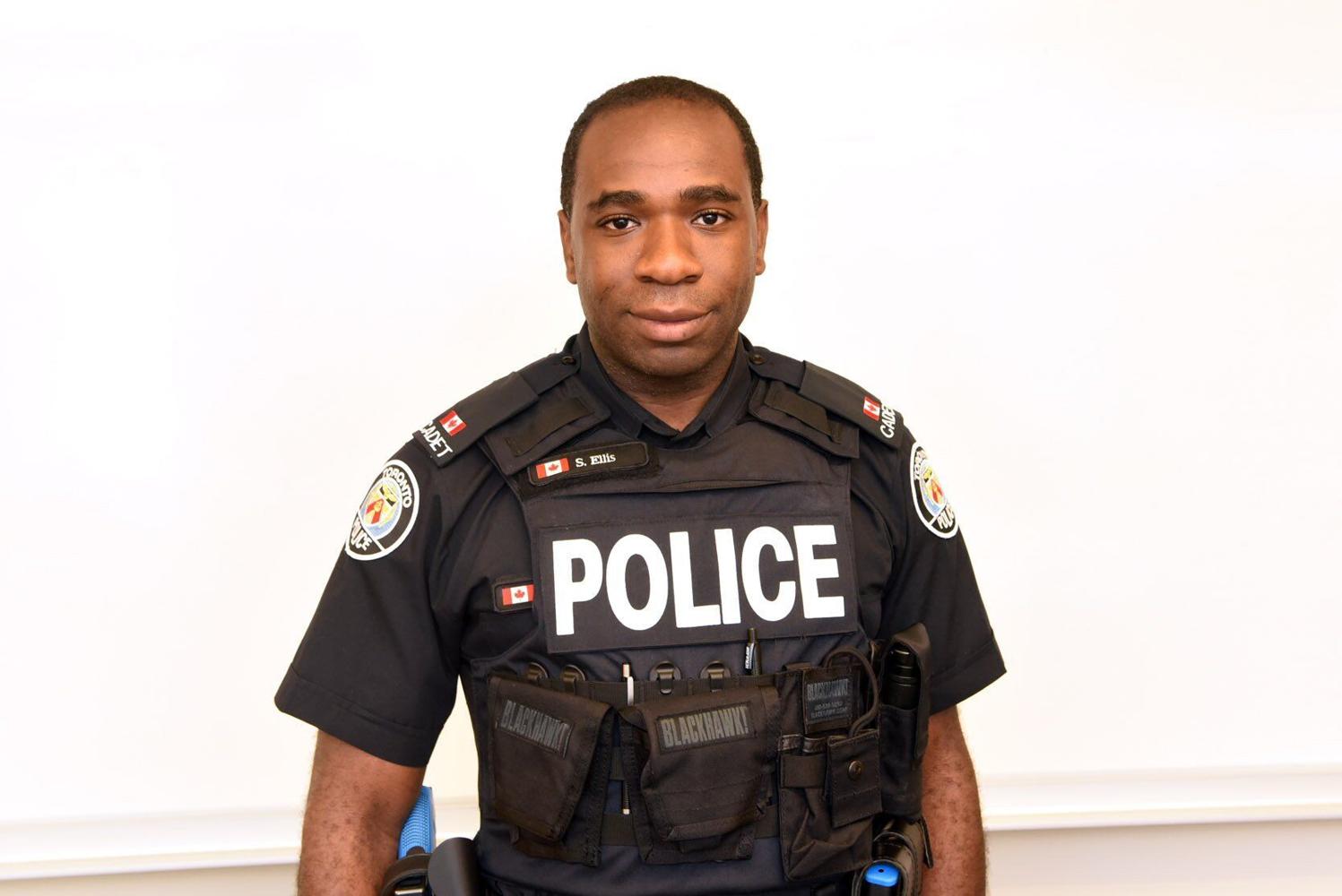 What does it take to become a Toronto police officer?