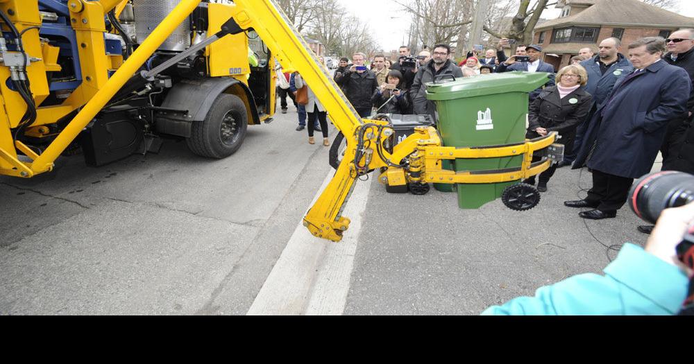 Toronto Mayor John Tory declares ‘war on the raccoon’ as new green bins ...