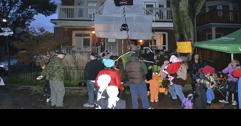 Halloween Spooktacular Costume and Display Contest in The Pocket ...