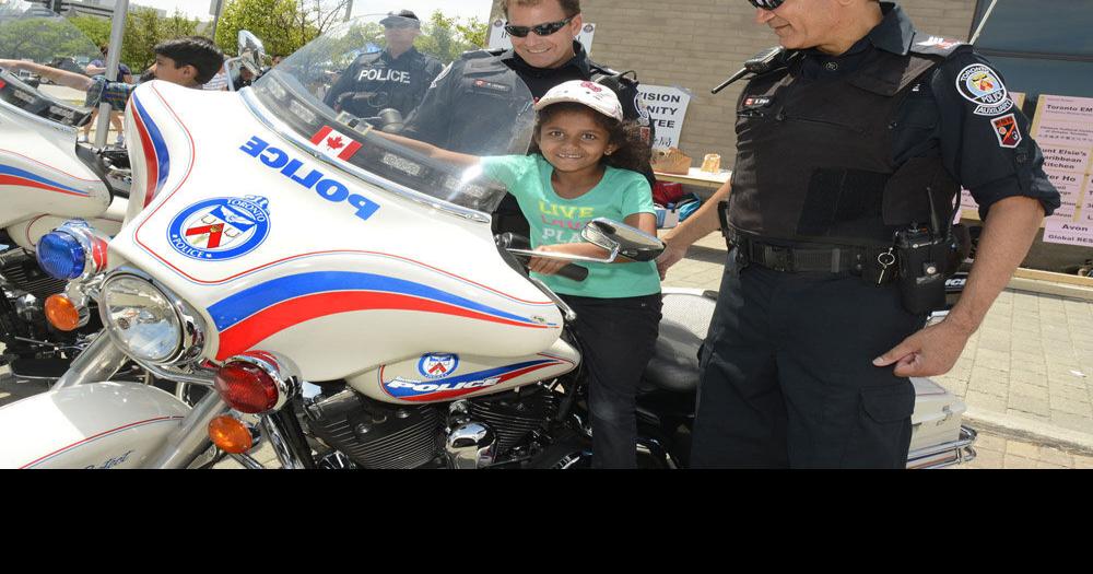 Toronto police’s 42 Division hosts community picnic at Burrows Hall ...