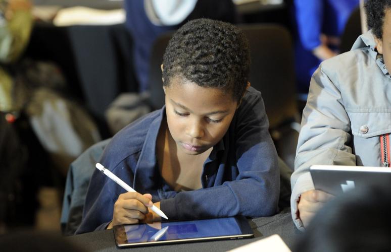 Hackergal event in Toronto encourages girls to embrace technology