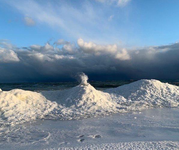 Ontario park with 180-year-old lighthouse has ice volcanoes
