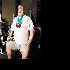 Blind powerlifter crushes world records