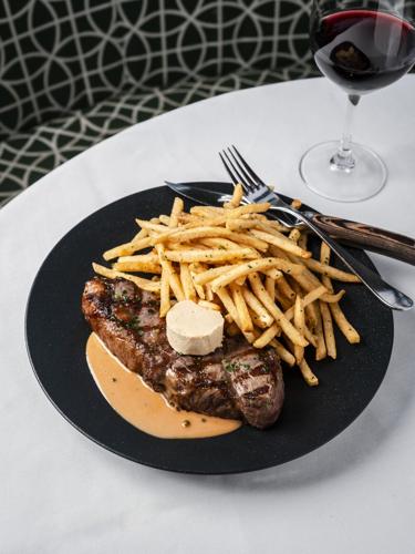 Riley’s Fish & Steak Toronto: Opening date and menu details