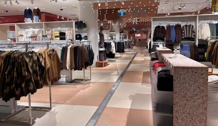 A look inside Toronto’s newest Simons at the Eaton Centre