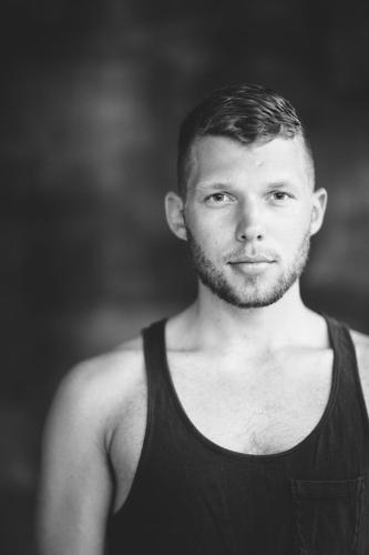 Toronto choreographer Benjamin Landsberg’s One-to-One dance piece ...