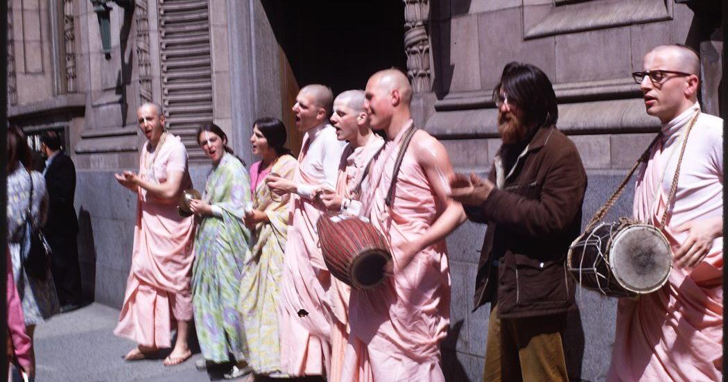 #TBT: 1970s Hare Krishnas perform in downtown Toronto