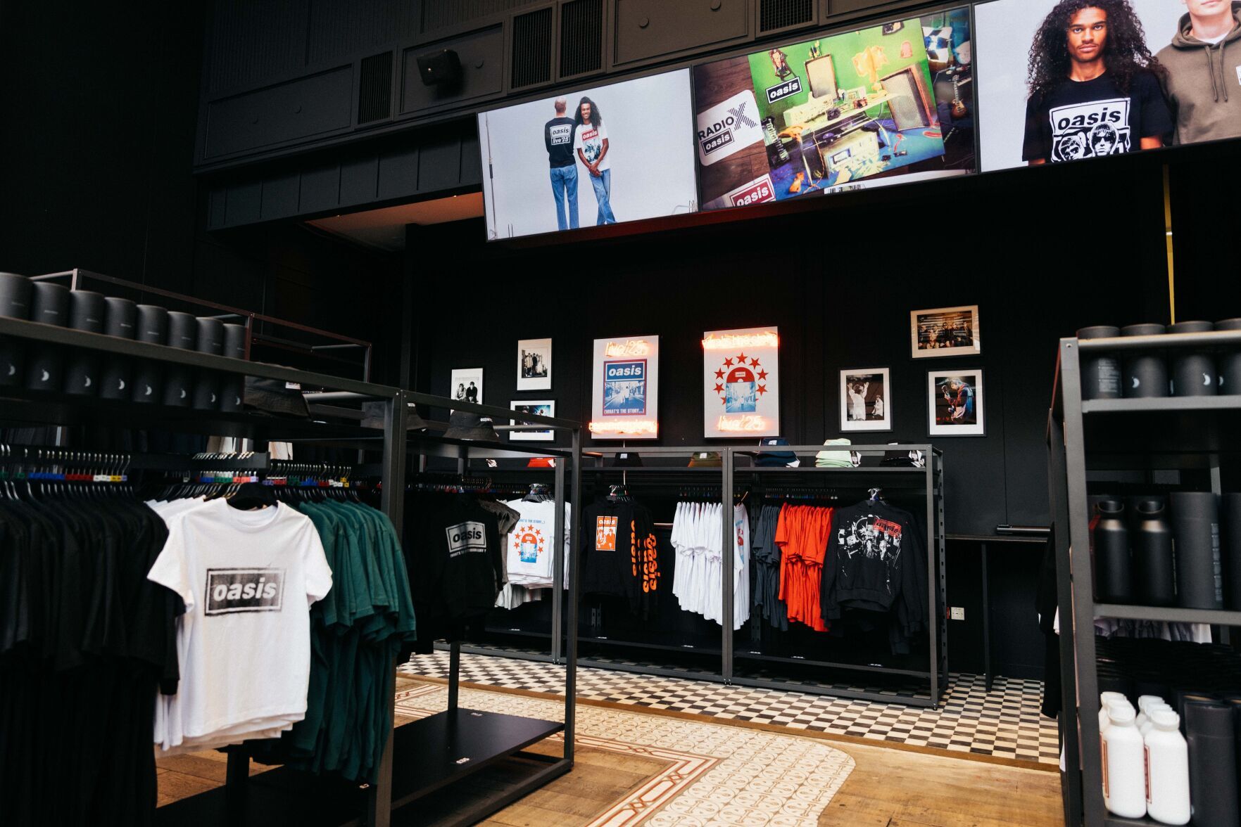Oasis is opening a pop-up store in Toronto