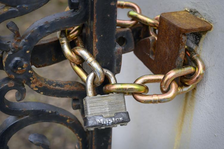 Prospect Cemetery in Toronto locks gates for physical distancing