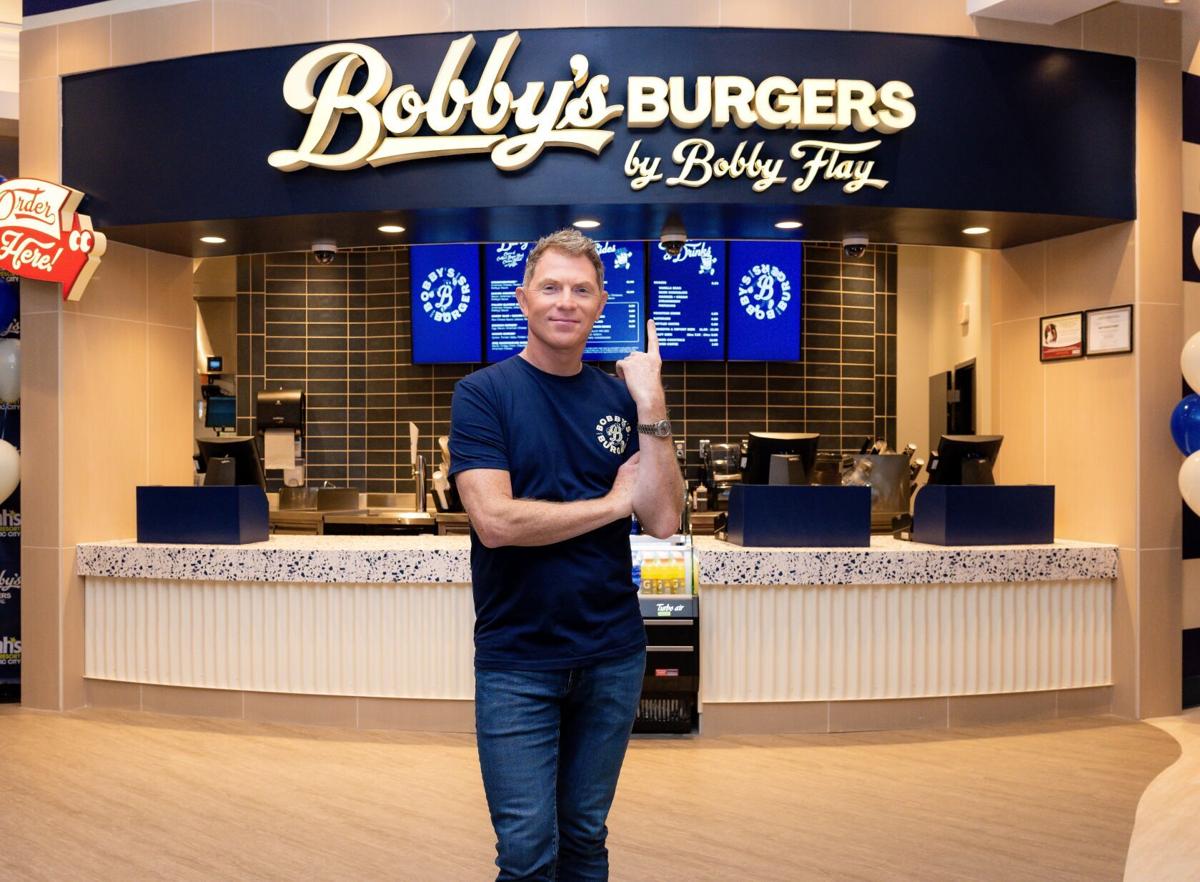 Chef Bobby Flay is bringing his burger restaurant to Toronto