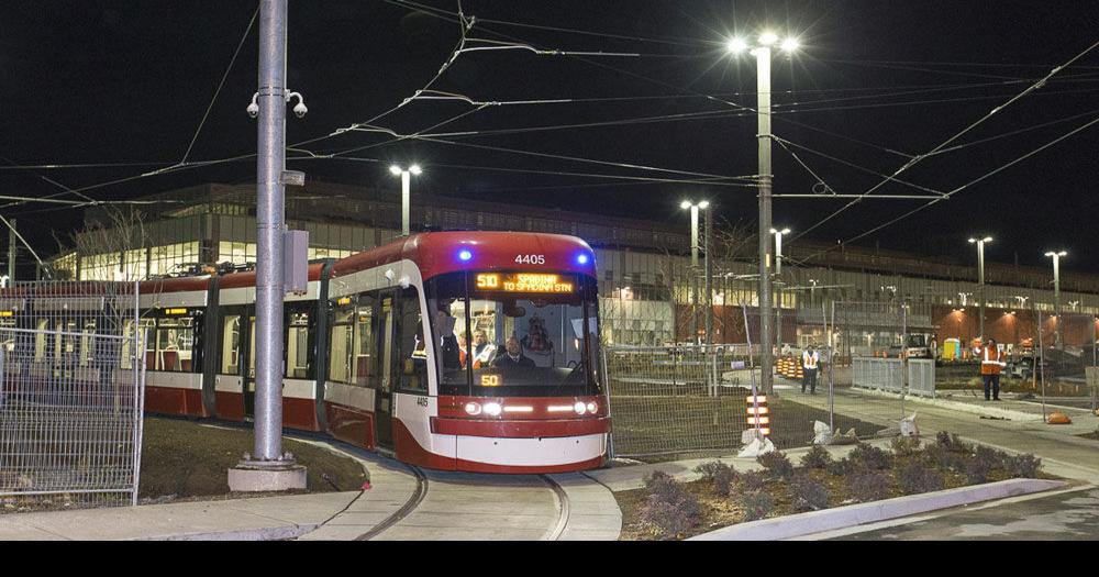 First of TTC’s new low-floor streetcars roll out of Leslie Barns light ...