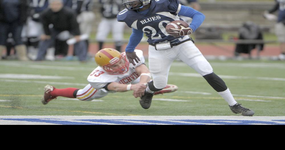 Central Tech bests Richview CI in Toronto football high school Metro ...