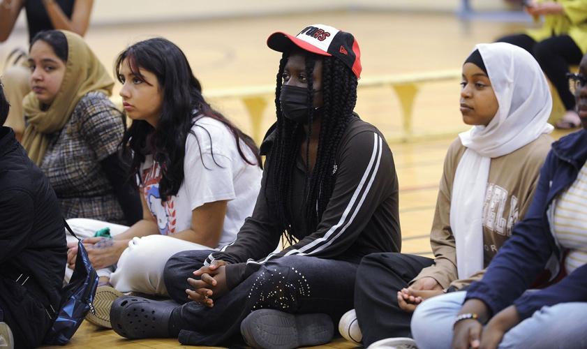 Ex-NBAer Jamaal Magloire surprises students at North York's Valley Park Middle School