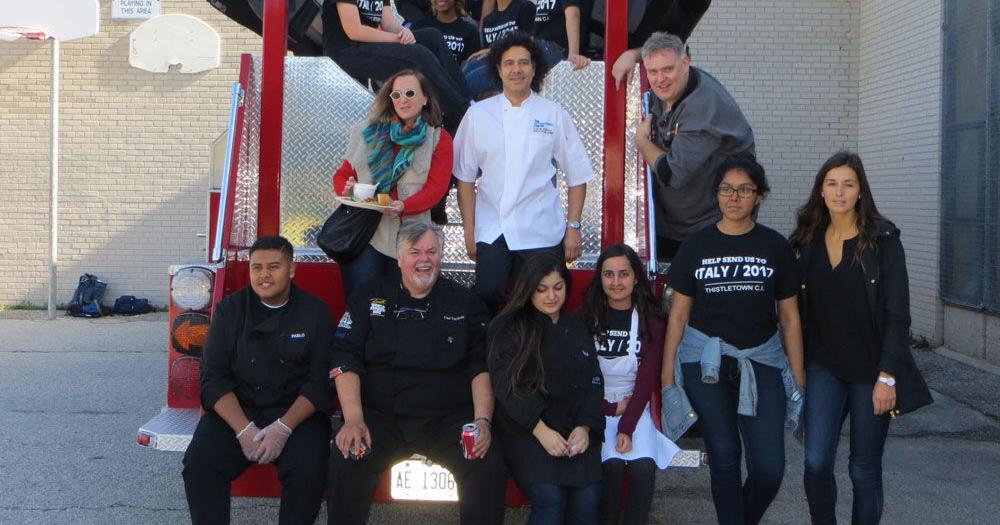 Celebrity chef Ted Reader cooks up a fundraiser with students at ...