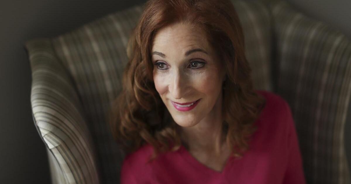 My husband bought an apartment in another city so he could cheat on me ...