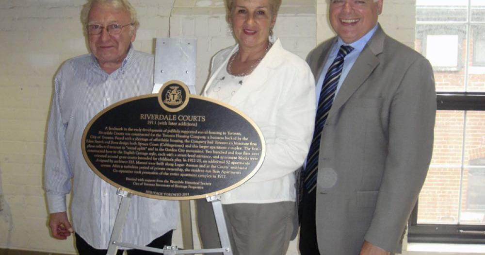 Bain Co-op receives Heritage Toronto plaque