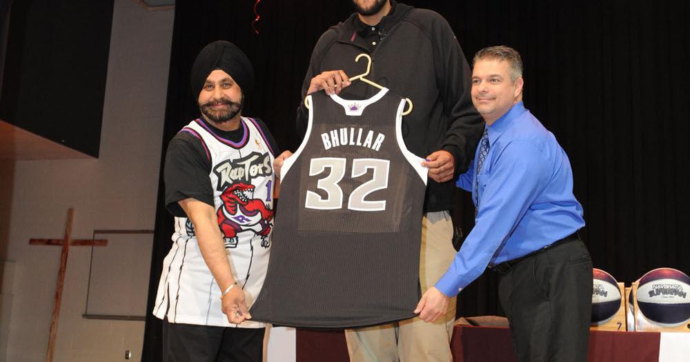 Rexdale-raised NBA player Sim Bhullar returns to former high school