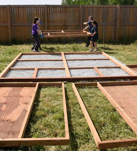 Telus volunteers help Toronto Wildlife Centre with donation and work