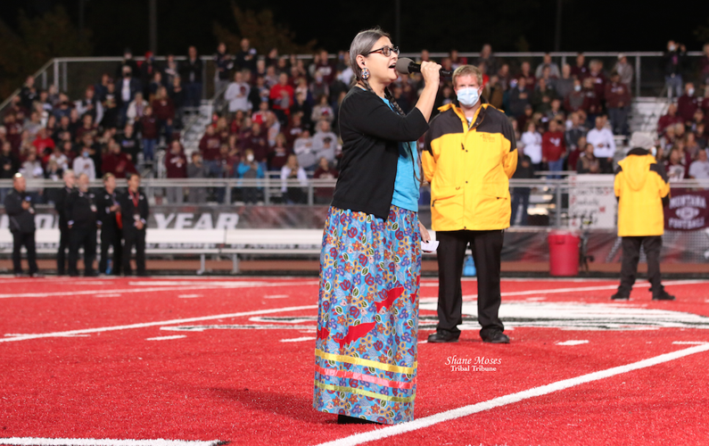 Singing in front of the bright lights at EWU’s Roos Field | News ...