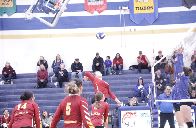 Lady Raiders fall in straight sets to Tonasket in first round of ...