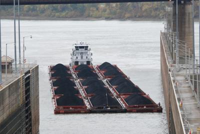 Low river levels impacting barge companies, exports | News ...