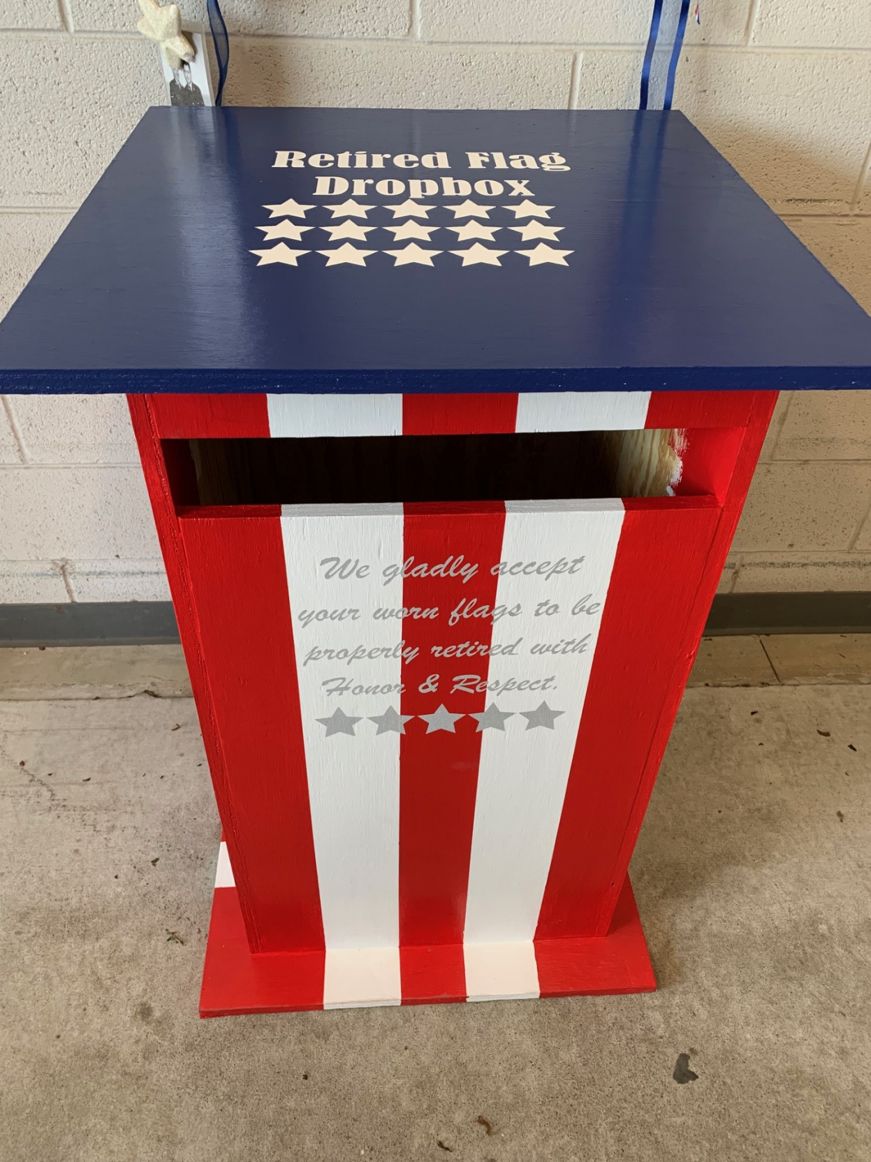Canton Lowe's will take your retired U.S. flag | Lifestyle ...