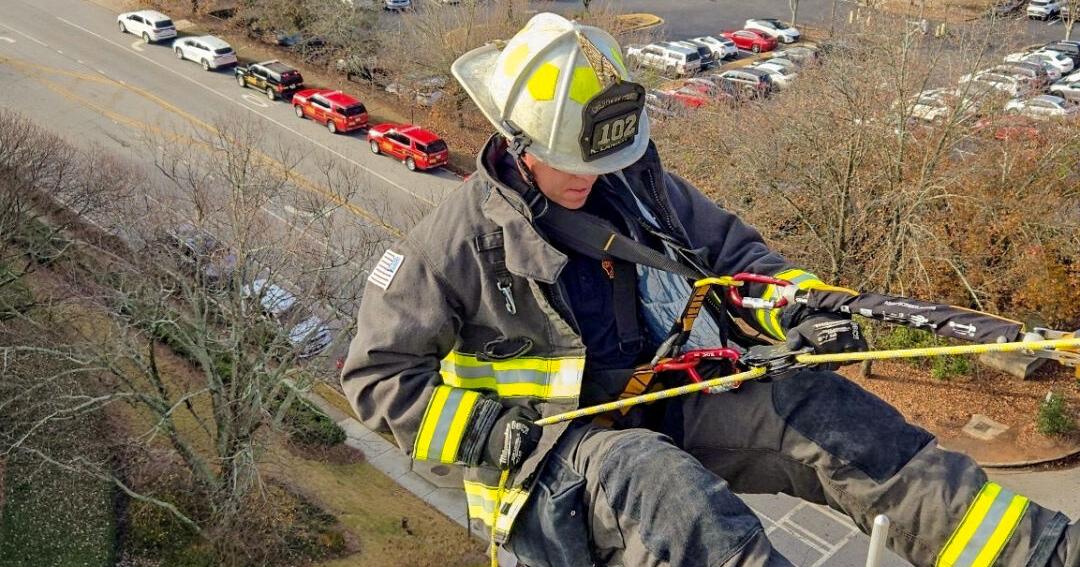 Firefighters Spread Holiday Cheer at CHOA Scottish Rite Hospital ...