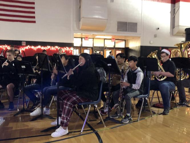 Teasley Middle School students show holiday spirit and donates ...