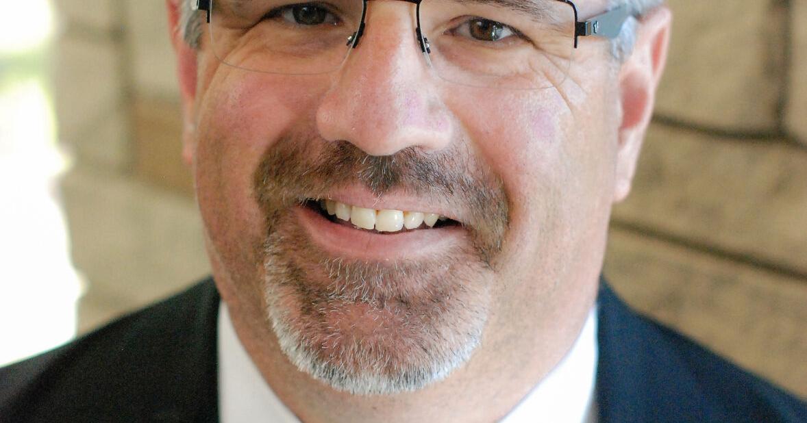 School board honors retiring Chief of Staff Mike McGowan | Education ...