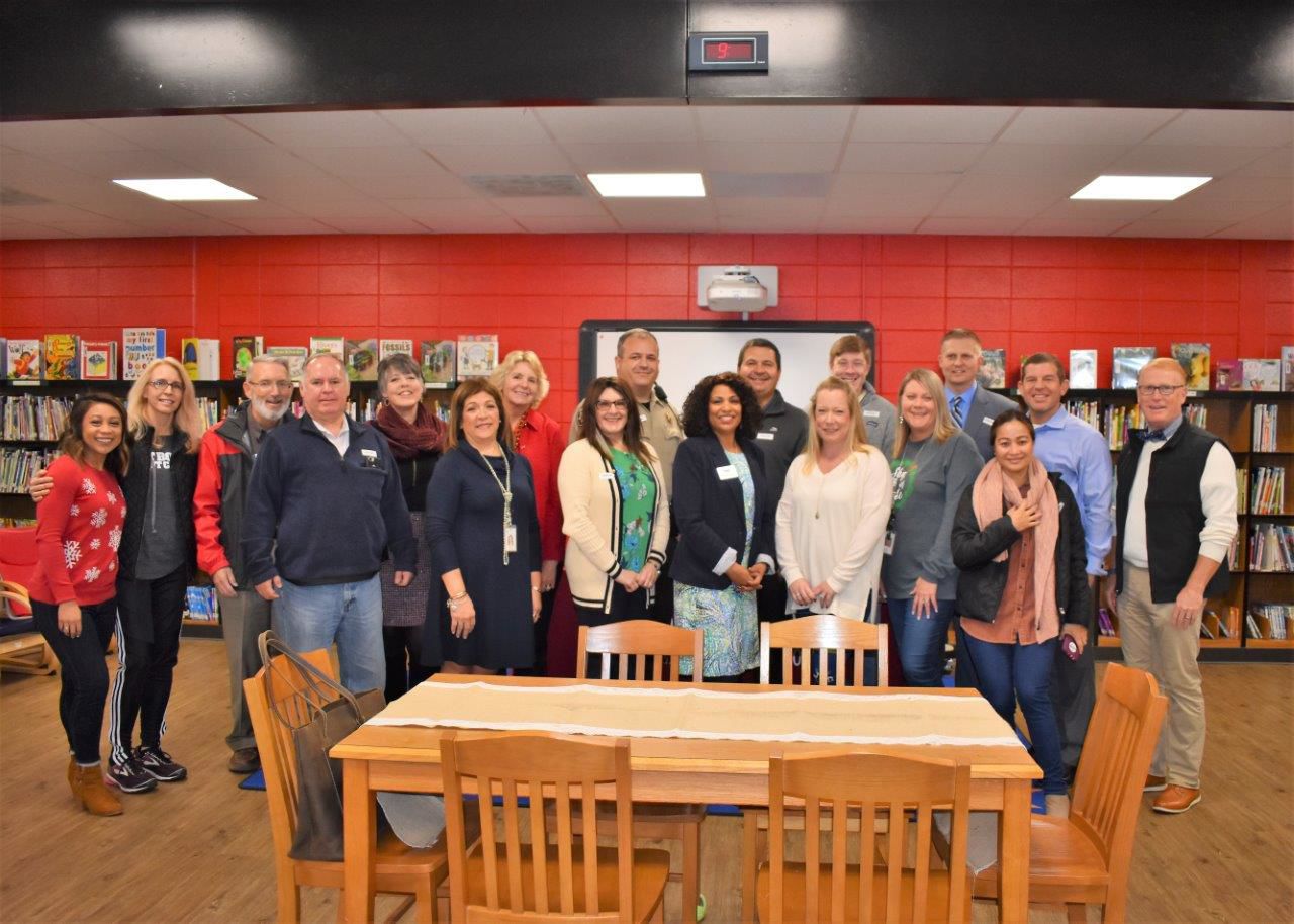 Oak Grove Elementary opens food pantry | Local News | tribuneledgernews.com