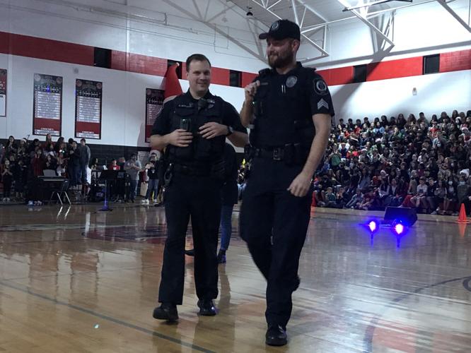 Teasley Middle School students show holiday spirit and donates ...