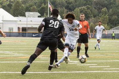 Reinhardt Notebook: Eagles start conference play on the right foot ...