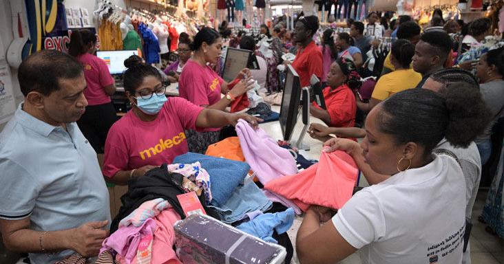 Scorn, support for Boxing Day bargain hunters | Local News ...