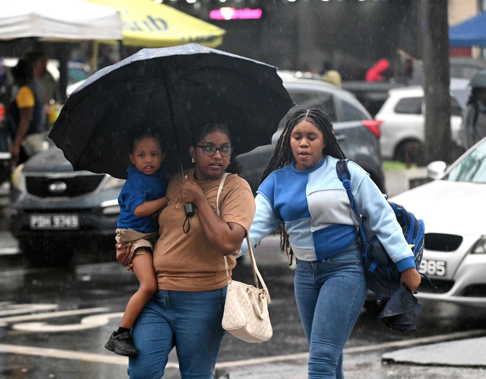 Widespread flooding throughout T&T | Local News | trinidadexpress.com