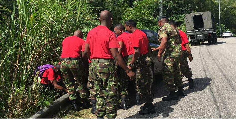 Soldiers to the rescue | Local News | trinidadexpress.com