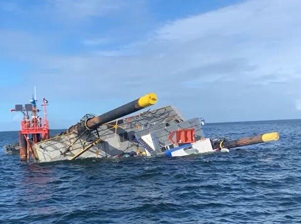 Six rescued as barge sinks | Local News | trinidadexpress.com