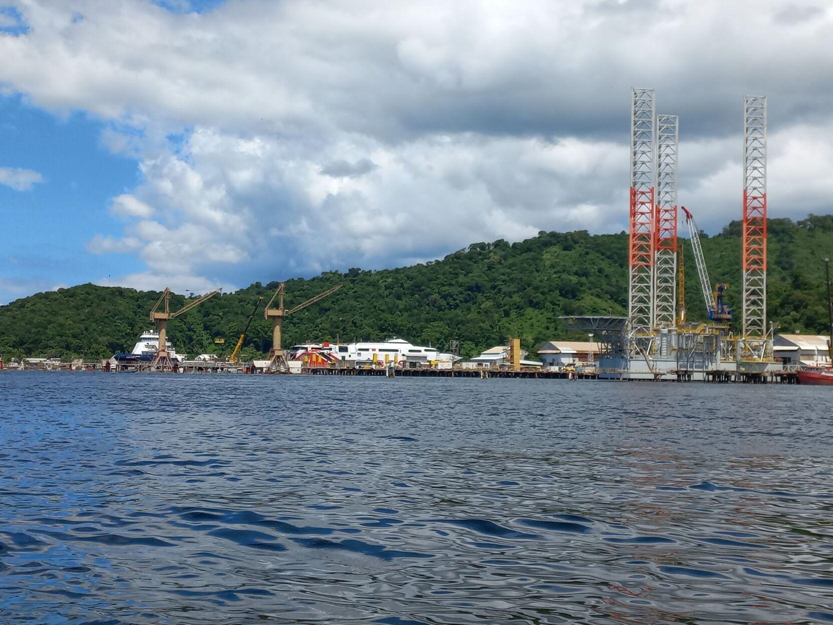 Sinking of floating drydock | Local Business | trinidadexpress.com