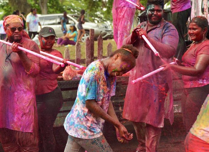 Phagwa celebrations in Palmiste | Photo Gallery | trinidadexpress.com