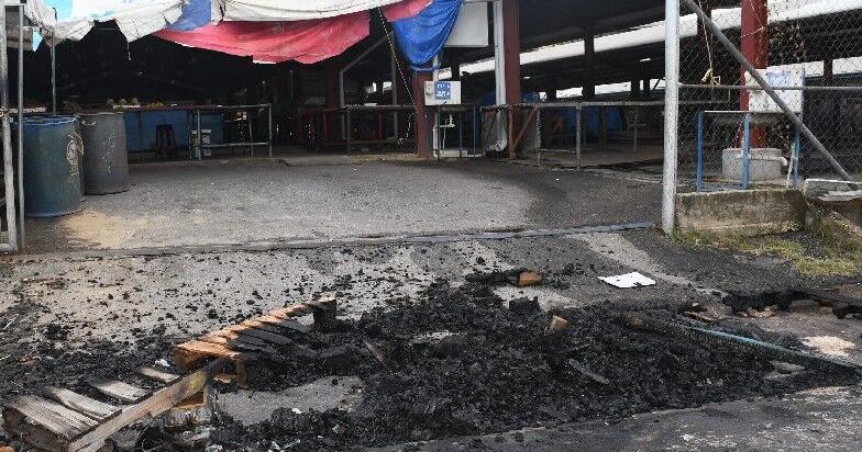 Vendors stage fiery protest | News Extra | trinidadexpress.com