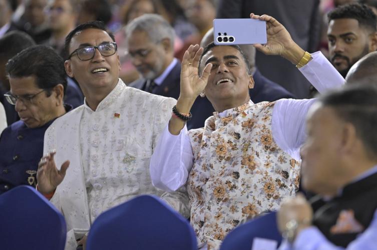 Modi Mania during State Visit | Photo Gallery | trinidadexpress.com