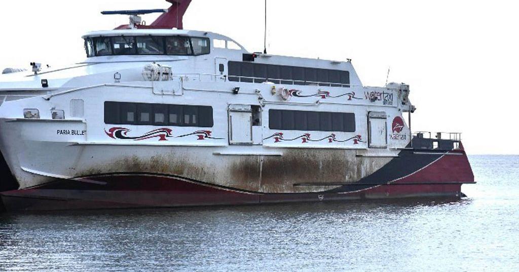 Vessels deployed to clean up spill* | Local News | trinidadexpress.com