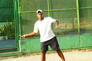 Smith back with bang | Local News | trinidadexpress.com